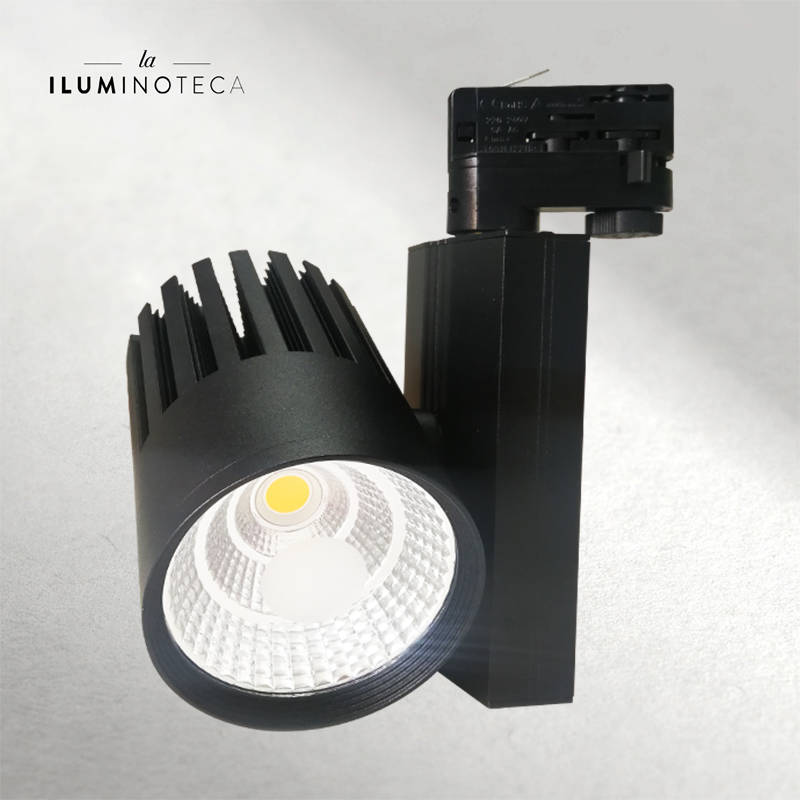 TONSBERG - Luminaria LED tipo Spot para riel 4 vía. - La Iluminoteca